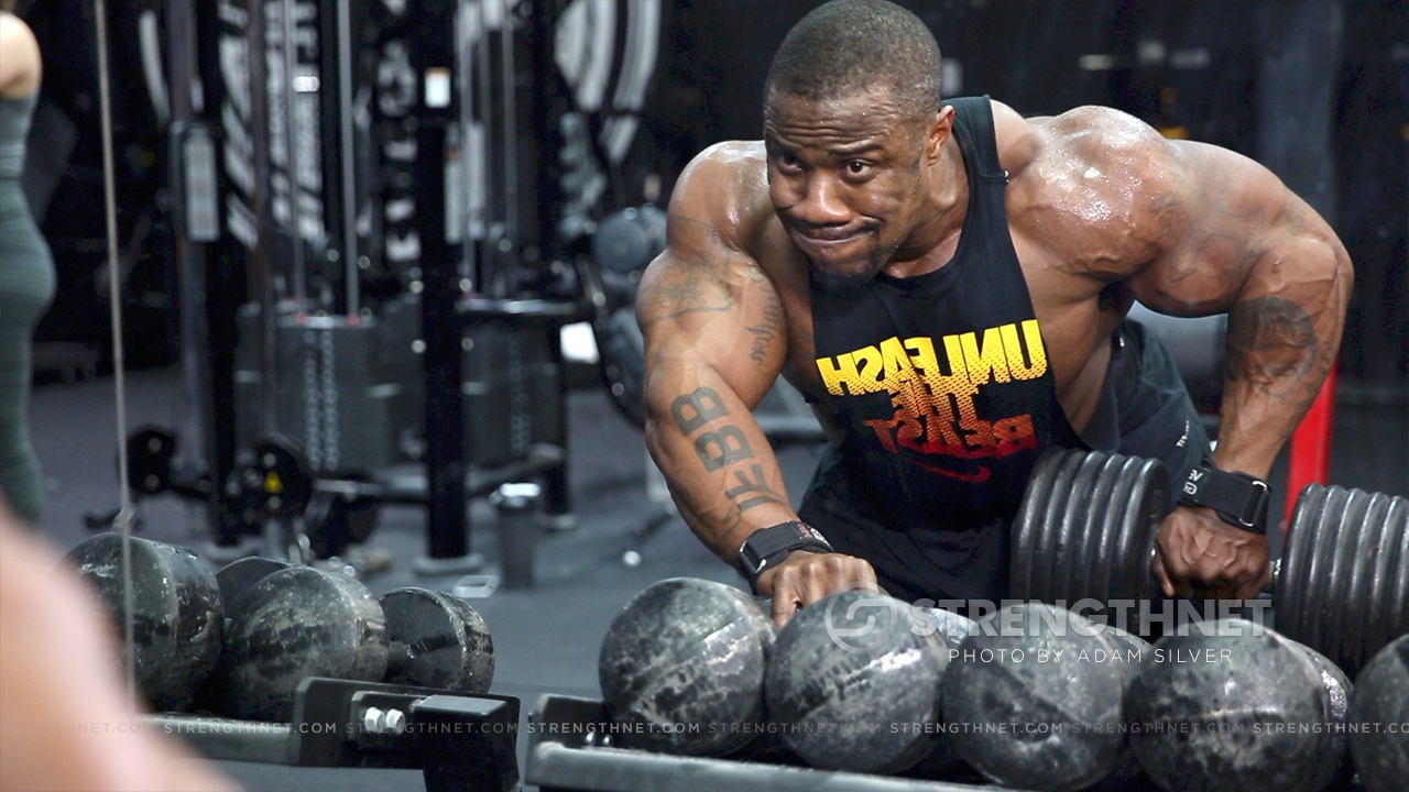 IFBB Pro Charles Griffen在2016年12月的休赛期训练胸部和回去伟德国际1949手机版 - 伟德国际1949手机版,伟 ...